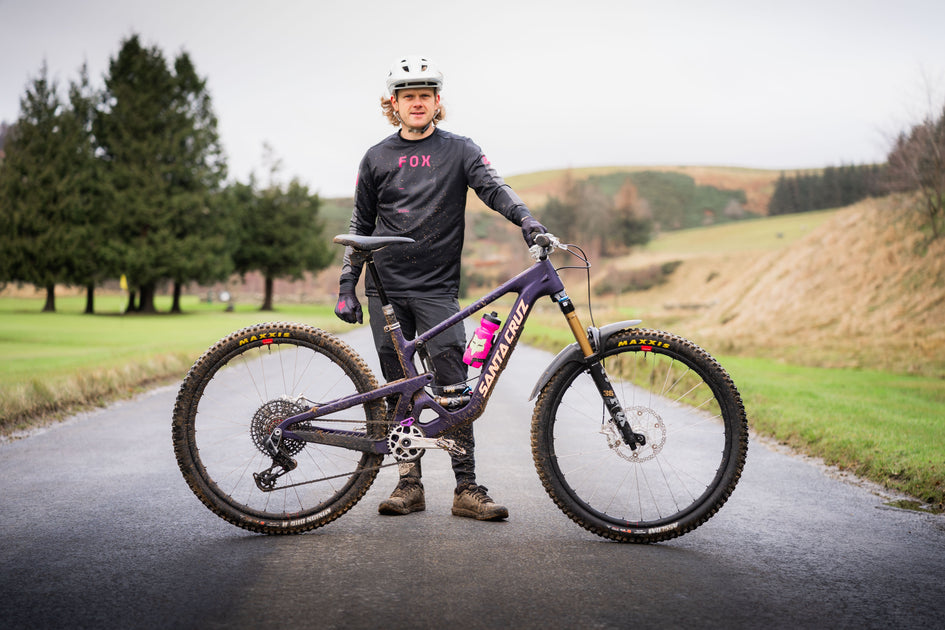 Bike Check: Mark Scott’s Hightower V4 – Tweed Valley Bikes